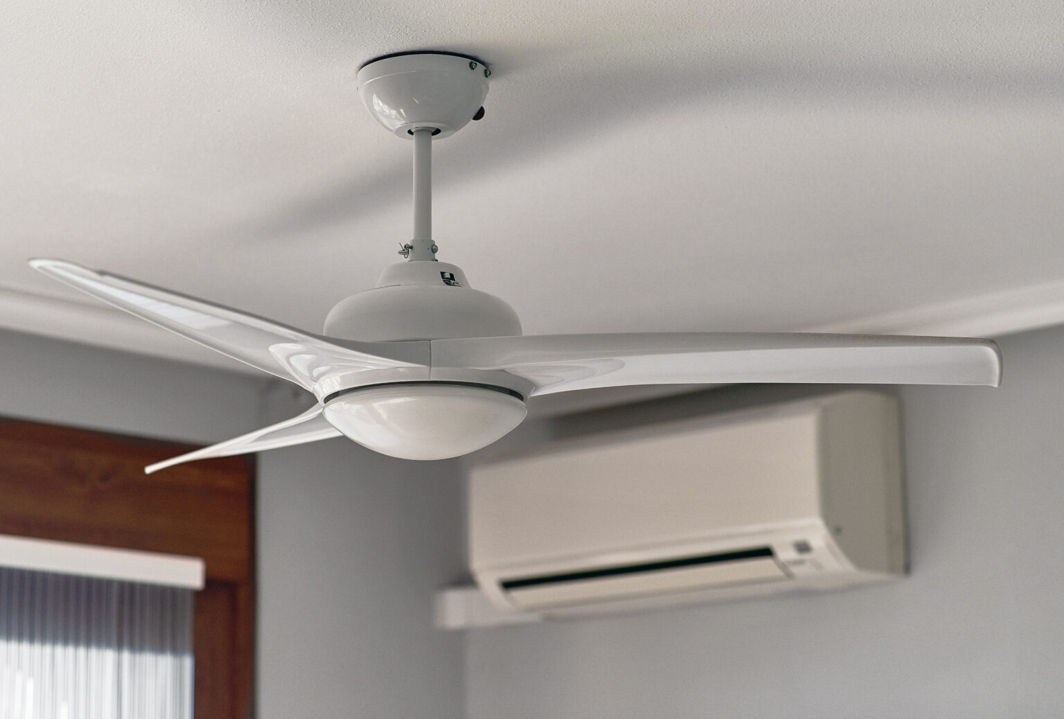 Your Guide to Ceiling Fan Switch Wiring | Sorted Electrical